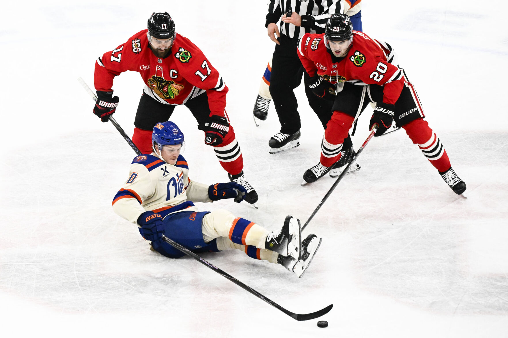 Oilers Blackhawks Hockey | Sports | couriernews.com