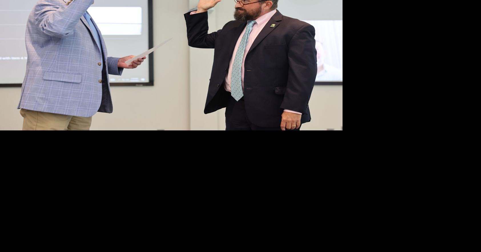 ATU alumnus Cox sworn in as trustee | News | couriernews.com