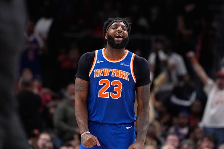Knicks center Mitchell Robinson has a broken right pinkie finger, AP ...