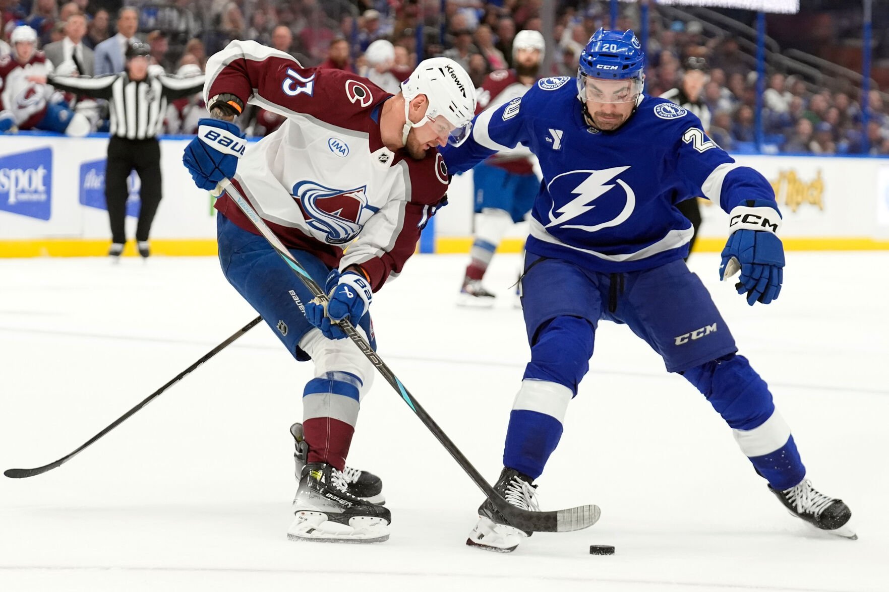 Avalanche Lightning Hockey | Sports | couriernews.com