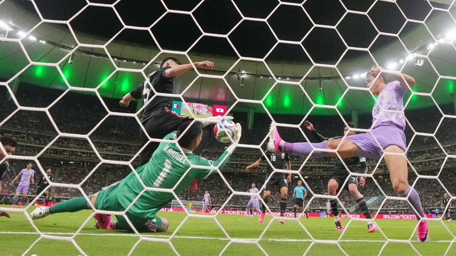 Raúl Rangel uses 'pure reaction' to make save that moves Mexico into ...