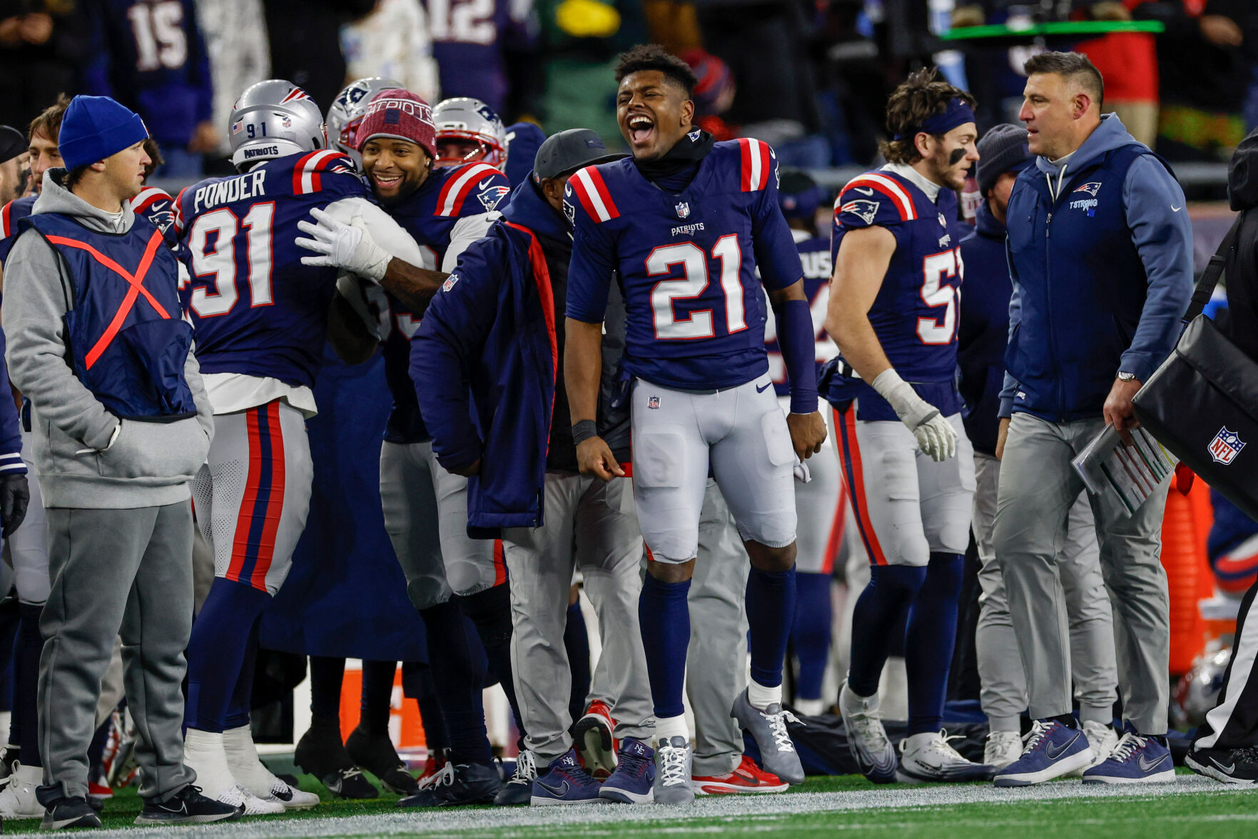 Chargers Patriots Football | Sports | couriernews.com