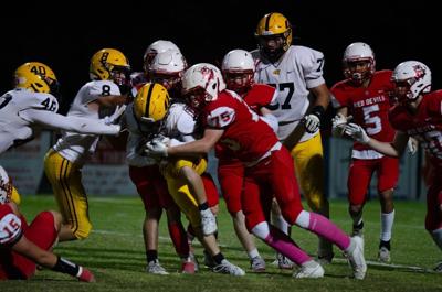 Red Devils beat Bulldogs 34-33 | Sports | couriernews.com