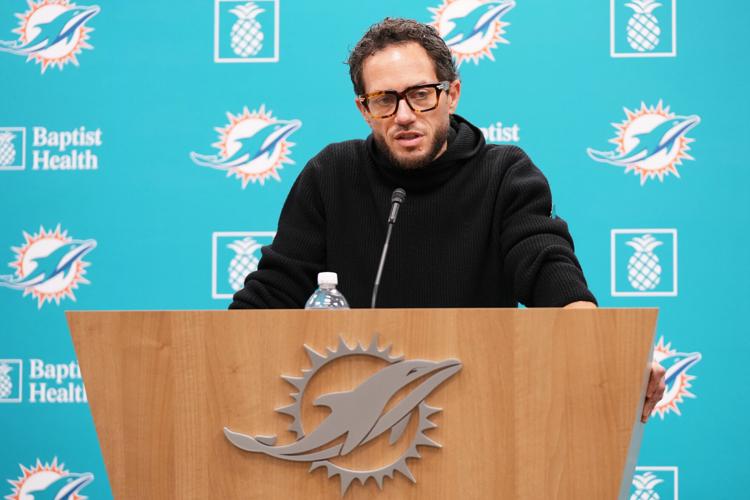 Titans continue coaching search interviewing former Dallas coach Jason ...