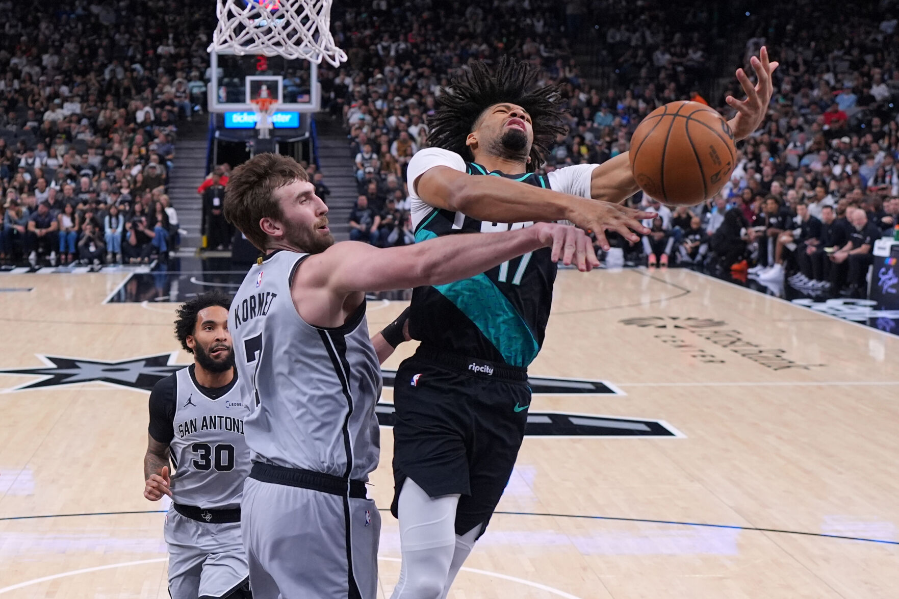 Trail Blazers Spurs Basketball | Sports | couriernews.com