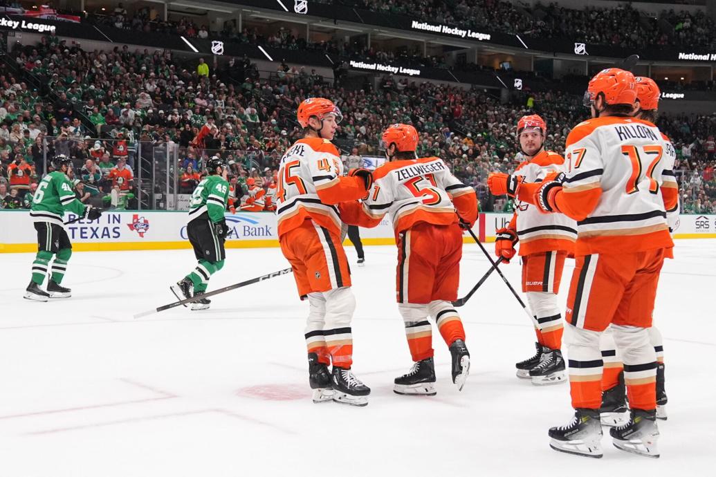 Ducks Stars Hockey | Sports | couriernews.com