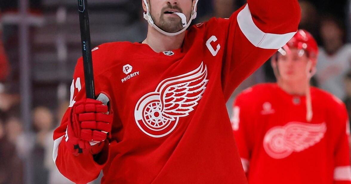 Sharks Red Wings Hockey | Sports | couriernews.com