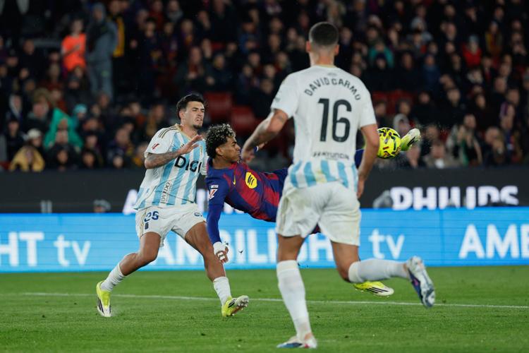 Yamal's acrobatic goal helps Barcelona beat Oviedo and regain Spanish ...