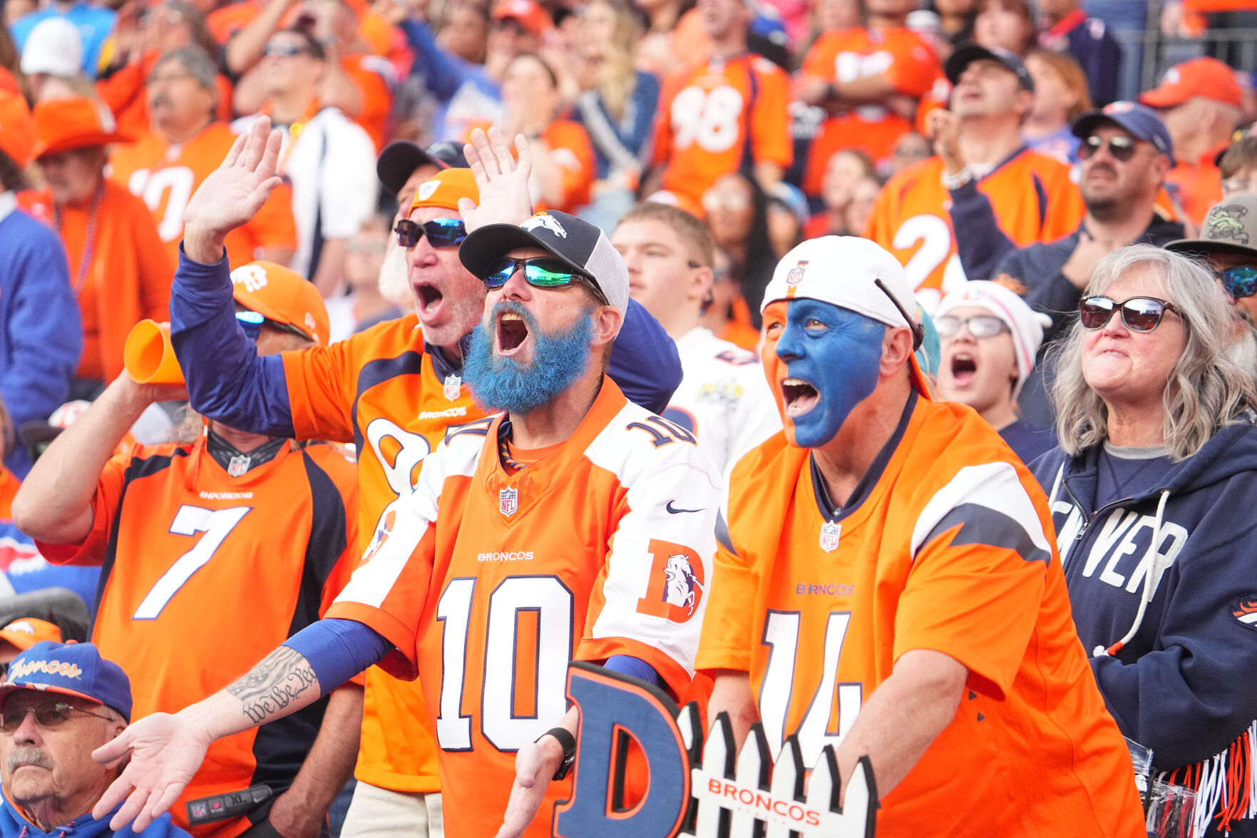 Chargers Broncos Football | Sports | couriernews.com