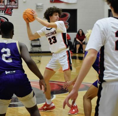 Cyclones have big fourth quarter to fend off Dragons | Sports ...