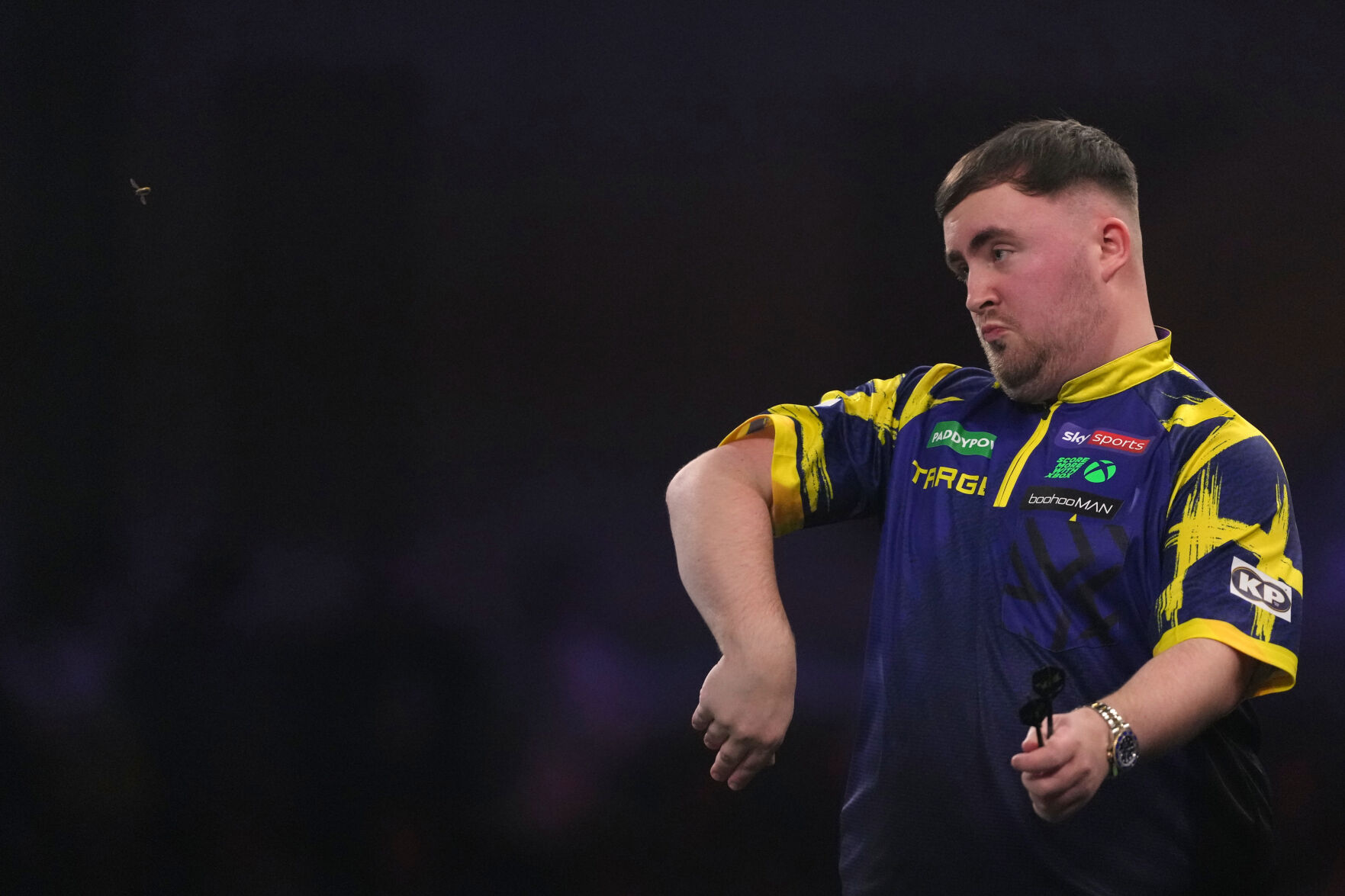 APTOPIX Britain World Darts | Sports | couriernews.com