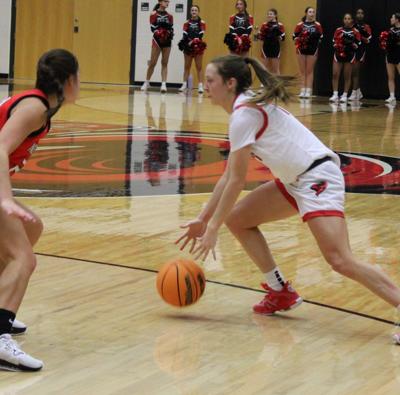 Lady Cyclones hit 13 threes in win at Van Buren | Sports | couriernews.com