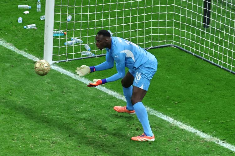 The towel tussle that made Senegal's second-choice goalkeeper a ...
