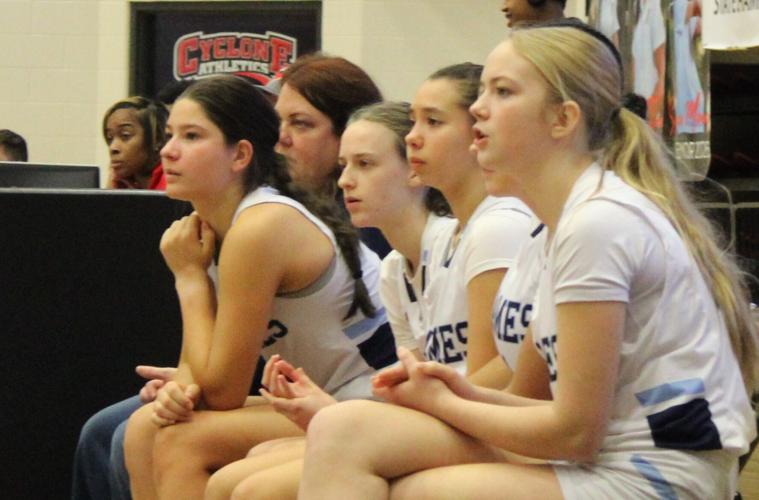 Snapshots from Hoops 4 Hunger | Sports | couriernews.com