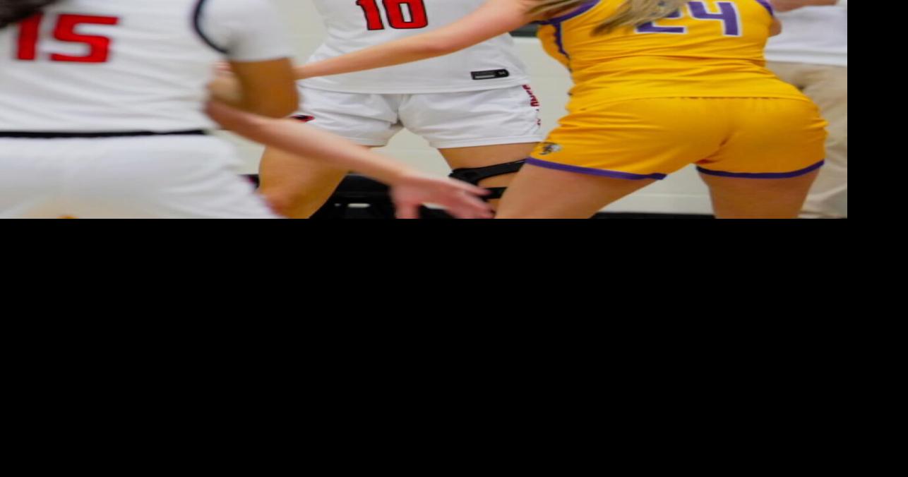Lady Cyclones fend off Sheridan | Sports | couriernews.com
