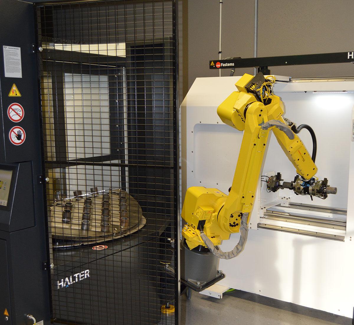 Cascade Chamber welcomes robots to town | News | cpioneer.com