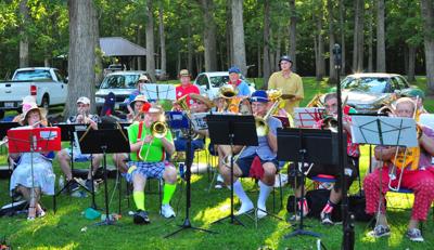 Bud Widmer's Rube Band and ice cream at final summer concert | Local ...