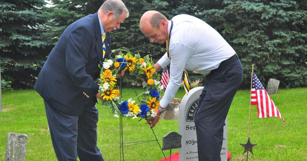 Photo: Headstone dedication | Local News | crescent-news.com