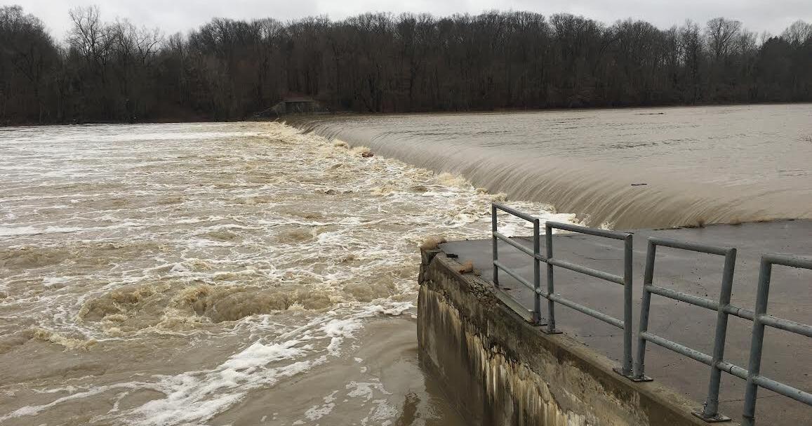 Maumee river levels rise and fall with rainfall; are easy to monitor ...