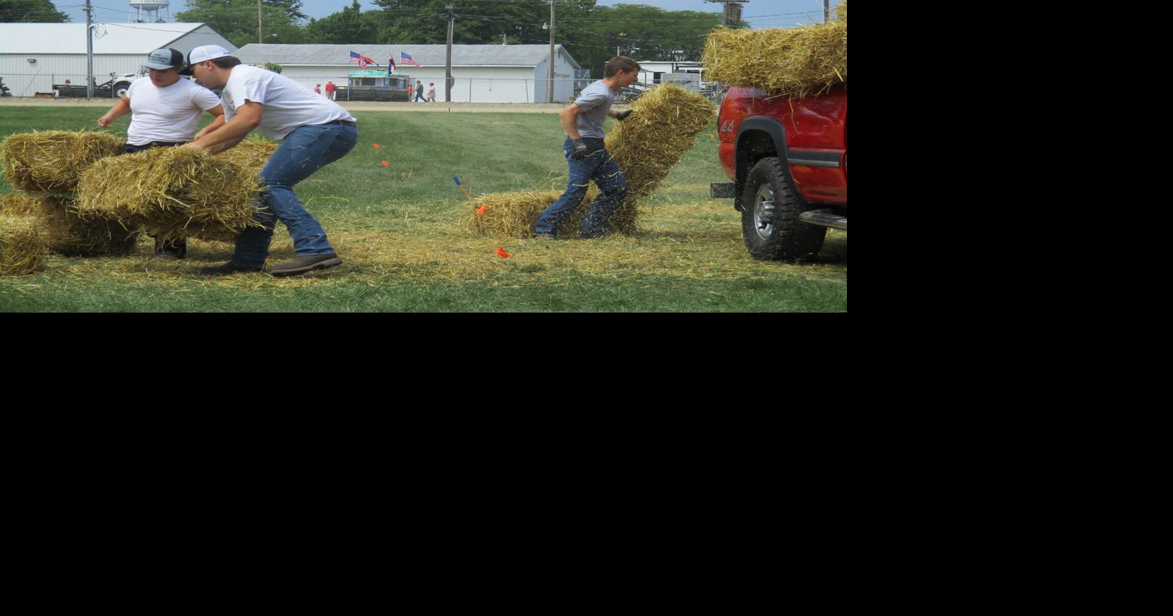 Defiance County fair straw loading contest | Local News | crescent-news.com