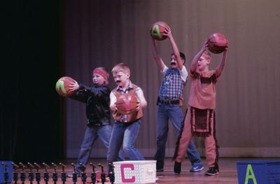 Photo: Defiance Elementary puts on the hits | Local News | crescent ...