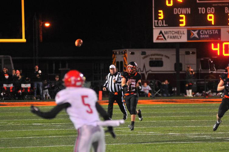 Playoff football preview: LC, Oak Harbor ready for unbeaten regional ...