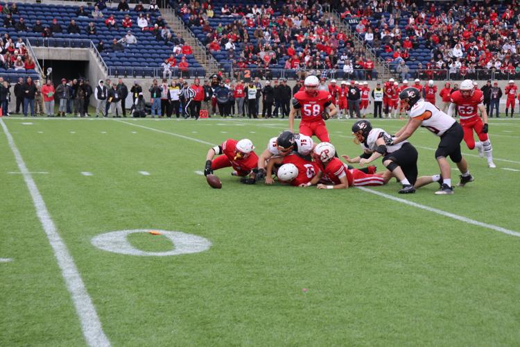 State football: LC falls a drive short in the D-V state title | Local ...