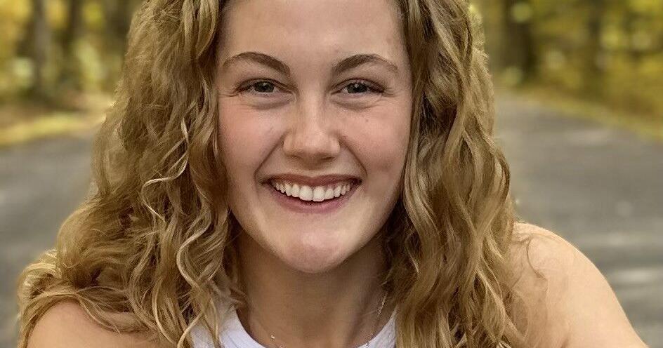 Archbold Valedictorian Elizabeth Theobald | Graduation | crescent-news.com