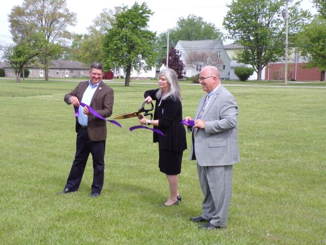Defiance community cuts ribbon on new disc golf course | Local News ...