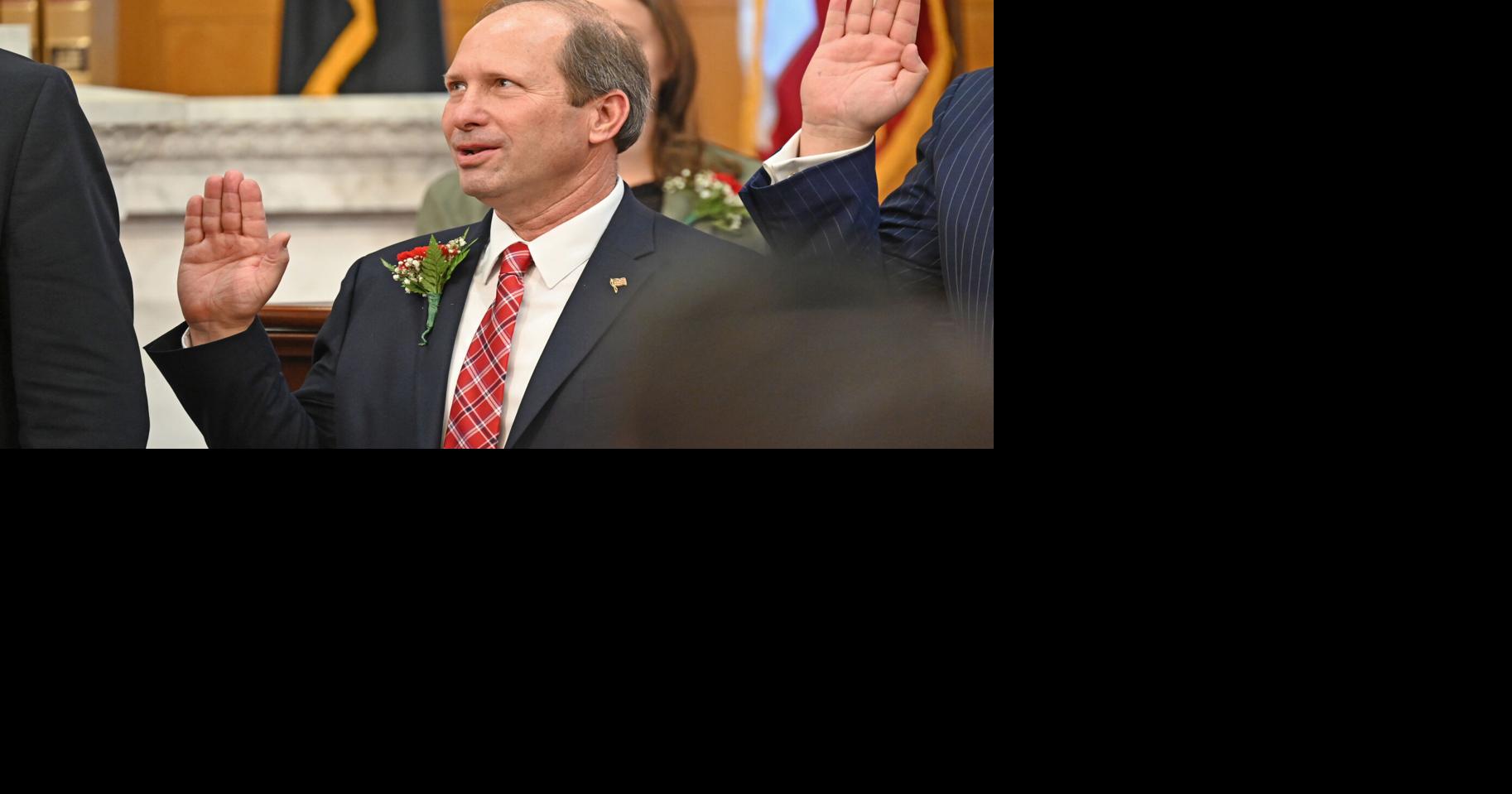 Klopfenstein sworn in | Local News | crescent-news.com