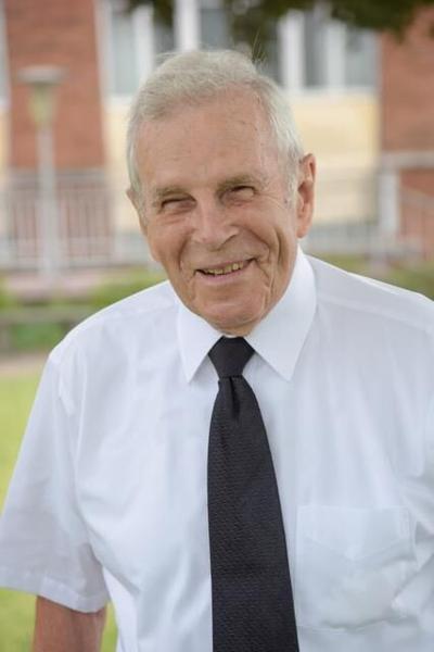 Wilbur Lanzer | Local Obituaries | crescent-news.com