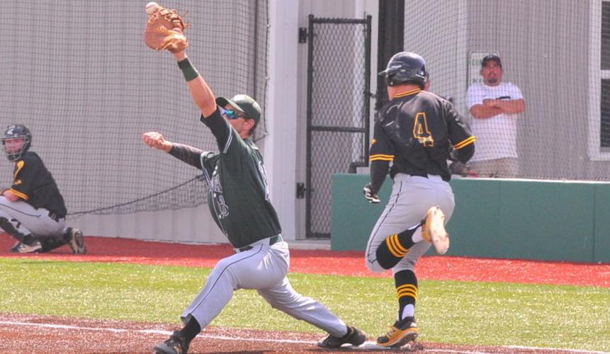 D-III baseball: Apaches, Rams play district classic; Streaks, Swanton ...