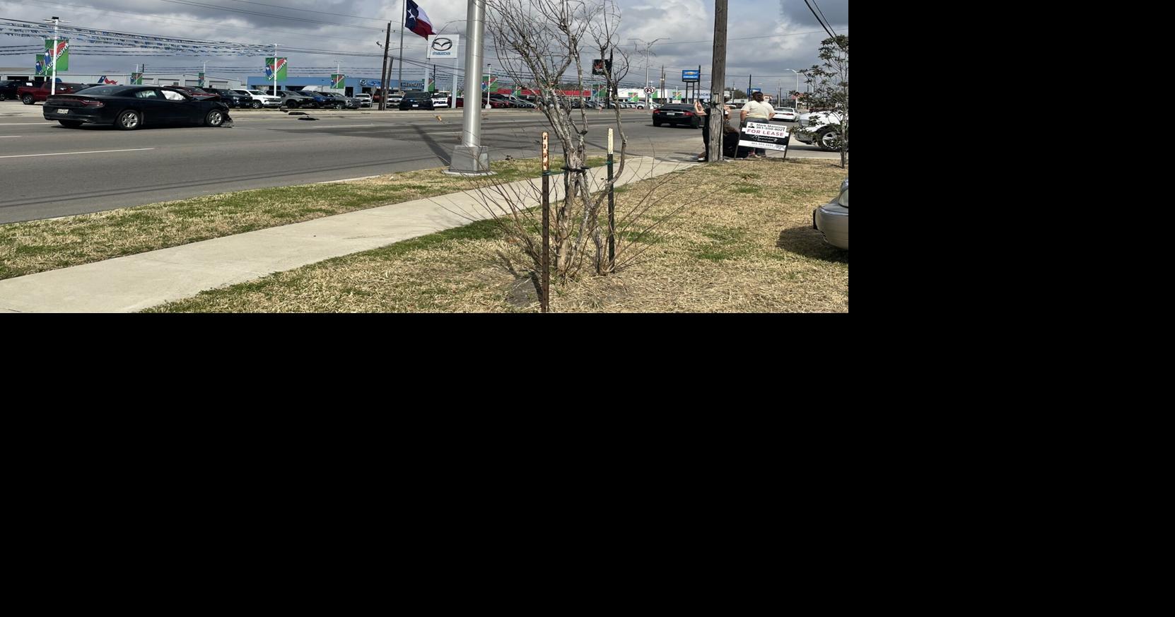 Two-vehicle wreck on Navarro | Local News | crossroadstoday.com