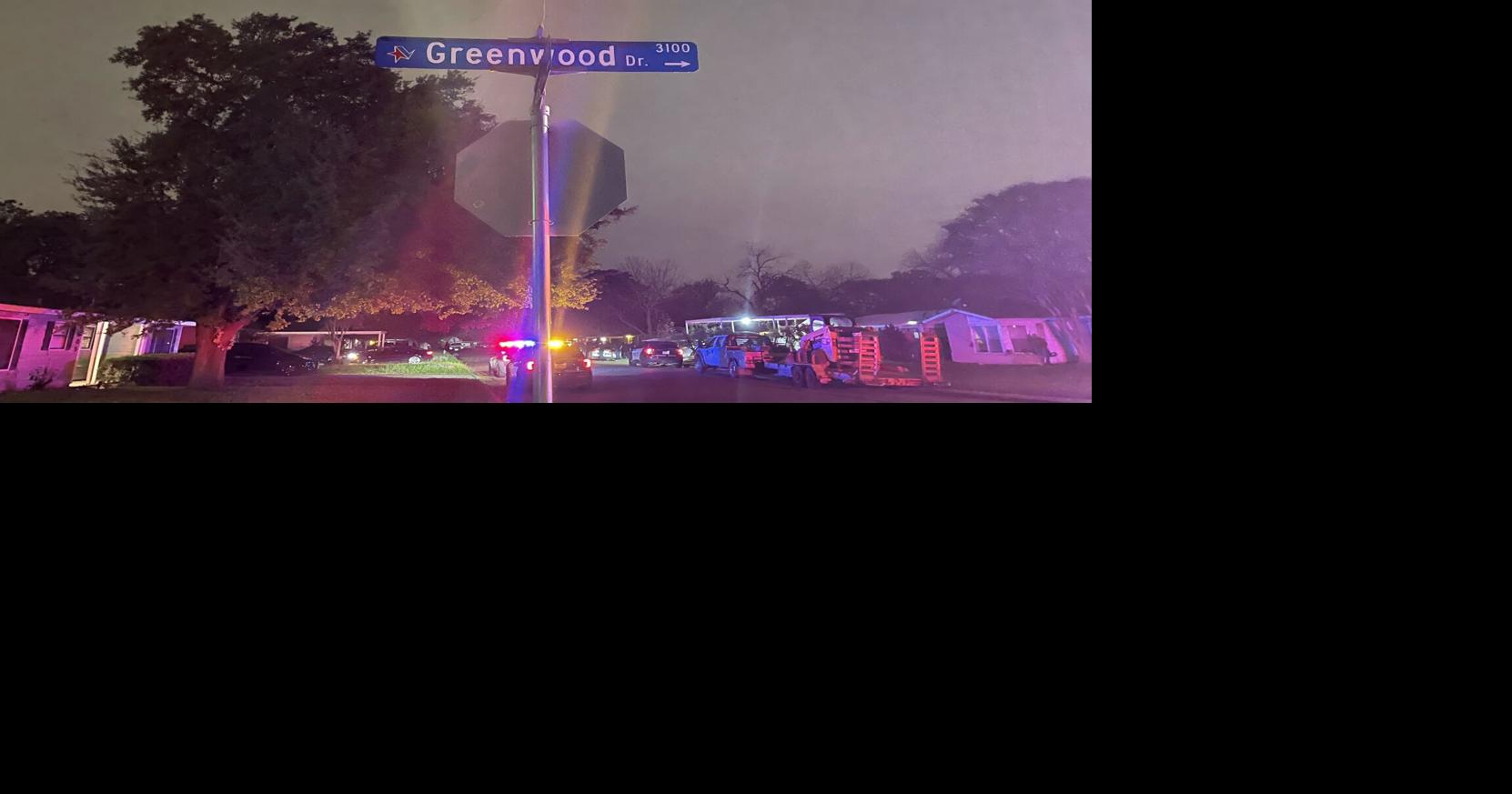 Victoria man accidentally shoots self in leg | News | crossroadstoday.com