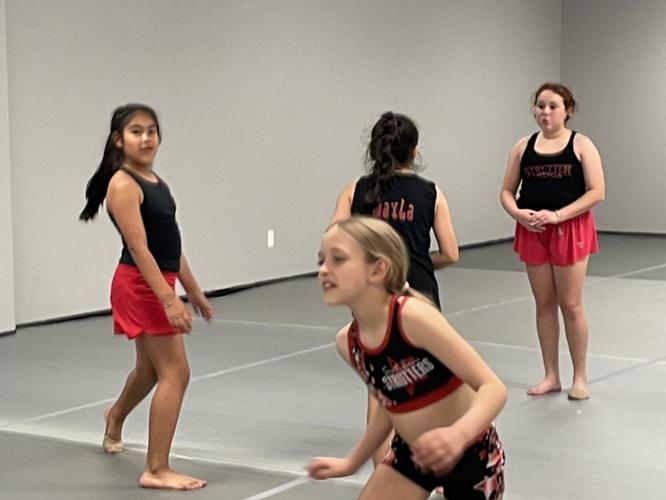 Mini Strutters Prepare for the Dance Summit | News | crossroadstoday.com