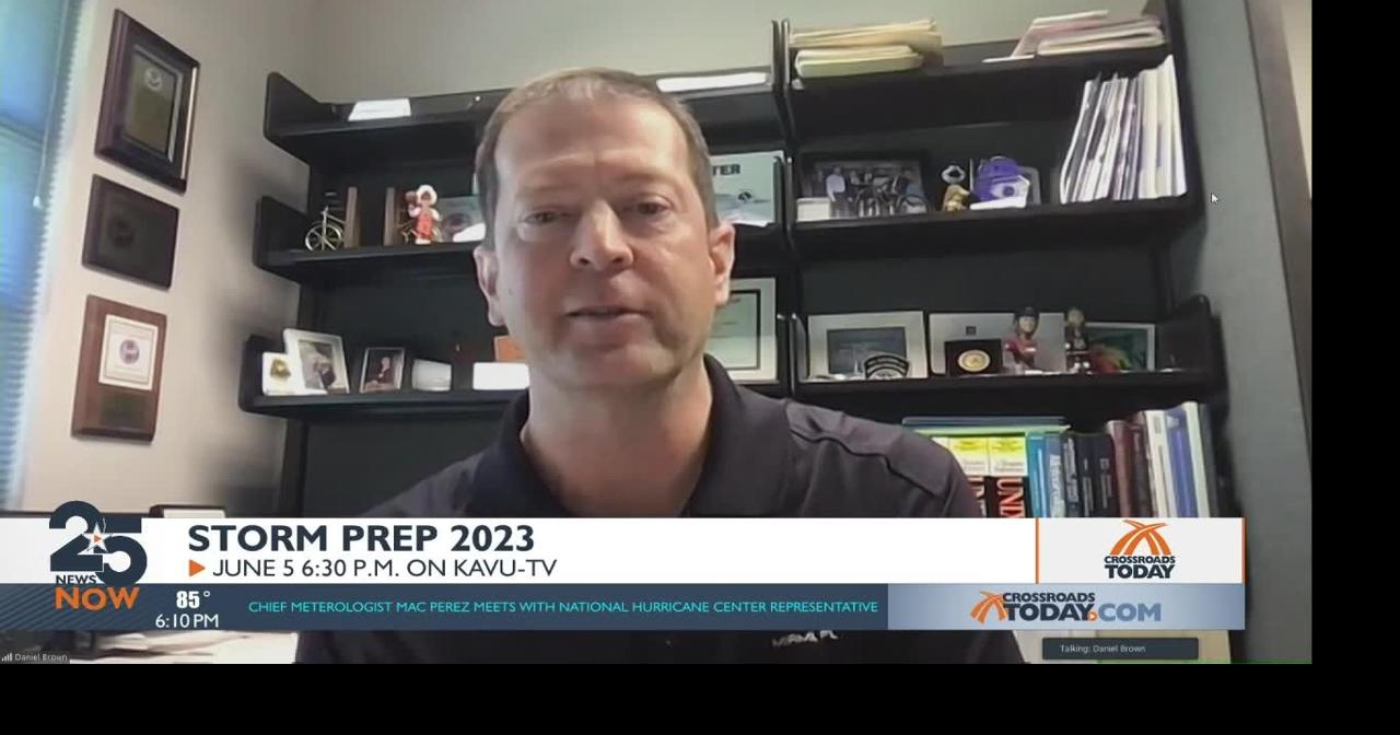 25 News Now Chief Meteorologist Mac Perez interviews Daniel Brown with the National Hurricane ...