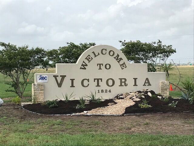 Community Appearance Division unveils new “Welcome to Victoria” sign ...