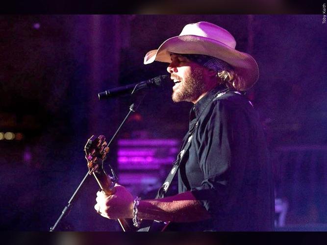 Country Music Superstar Toby Keith Announces Hes Been Fighting Stomach