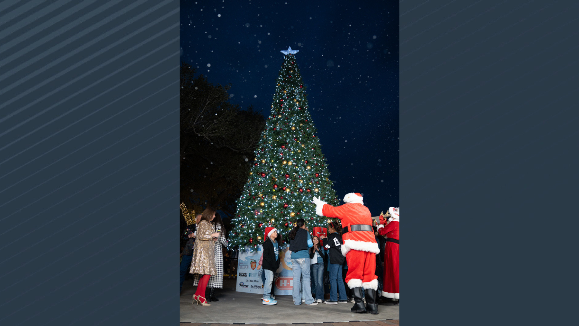 Victoria to host Christmas tree lighting, lighted parade on Dec. 6 ...