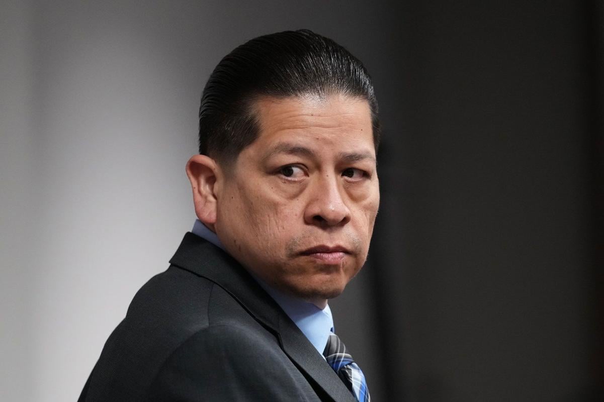 Teacher relives the day all his students were killed in Uvalde massacre ...