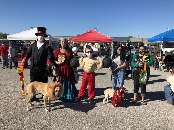 Farmers’ market costume contest draws over 1,000 visitors | Holidays ...