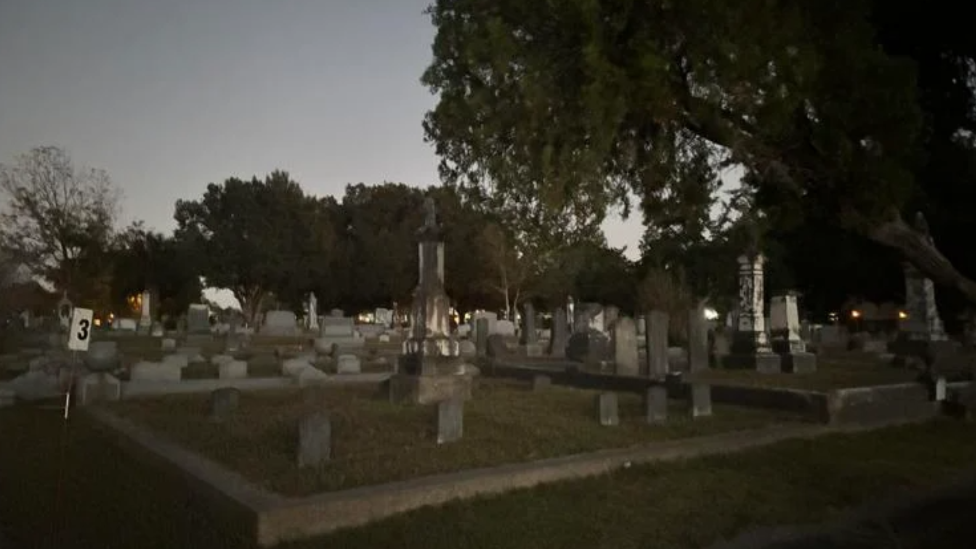 The Victoria Advocate: The dead rise in annual historic cemetery tour ...