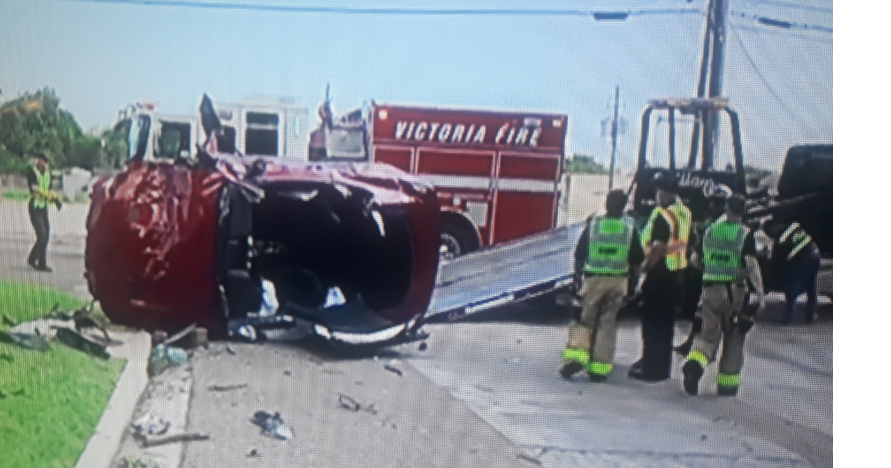 Victoria Emergency workers respond to crash at 2800 Arroyo Dr. | Local ...