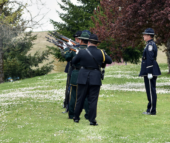 Photos / Honored: Ceremony pays tribute to fallen law enforcement ...