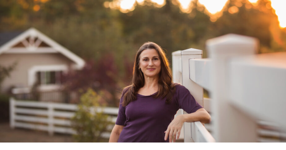 Politics: Air Force veteran Monique DeSpain will challenge Val Hoyle in ...