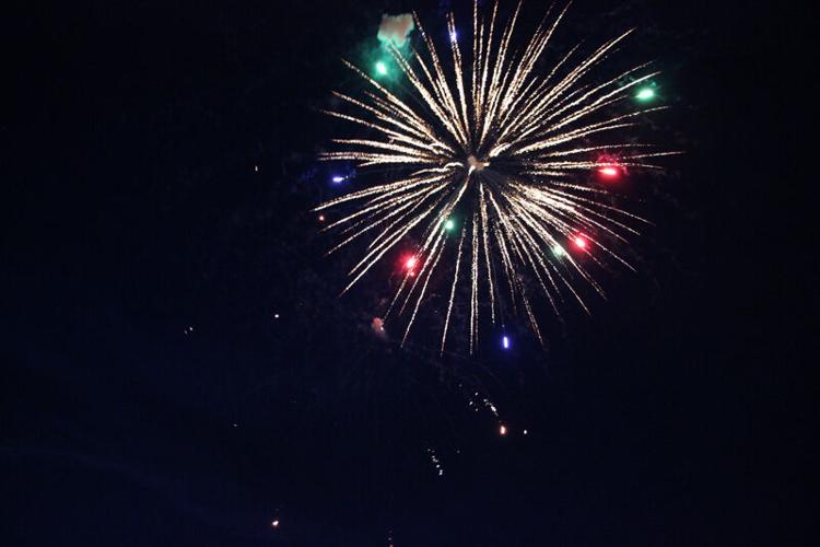 Fireworks dazzle in sky over Melham Park | News | custercountychief.com