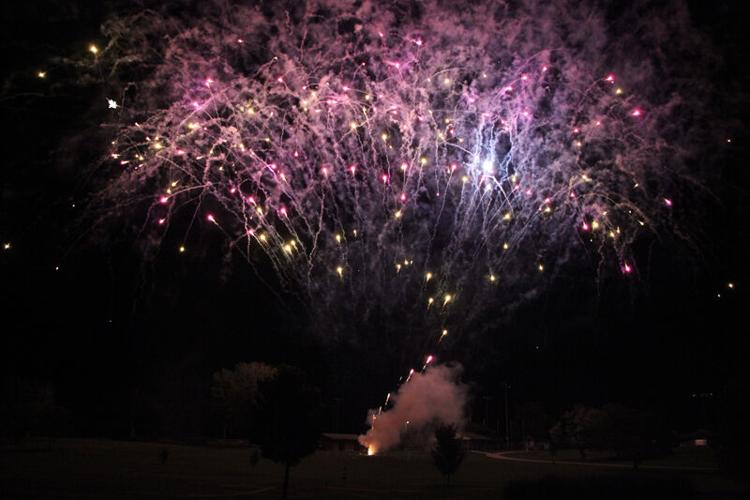 Fireworks dazzle in sky over Melham Park | News | custercountychief.com
