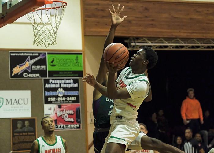 College Basketball | Totten saves MACU men with game-winning 3-pointer ...