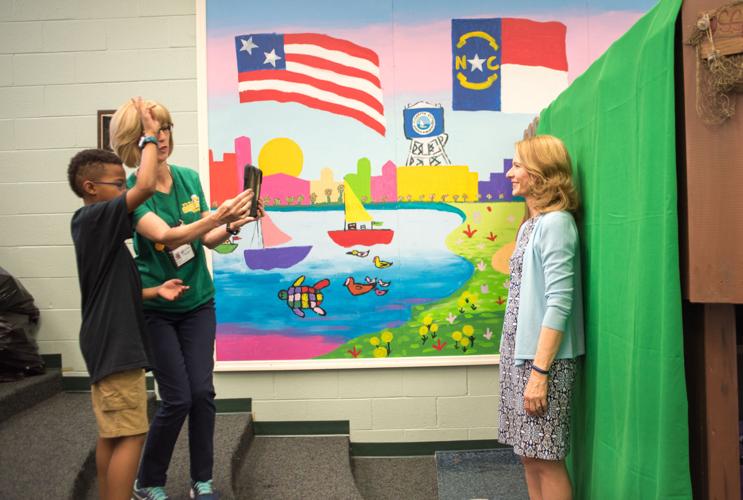 Kristen Cooper visits Sheep-Harney | Multimedia | dailyadvance.com