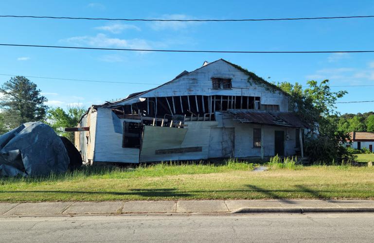 Winds cause damage in Roxobel | News | dailyadvance.com